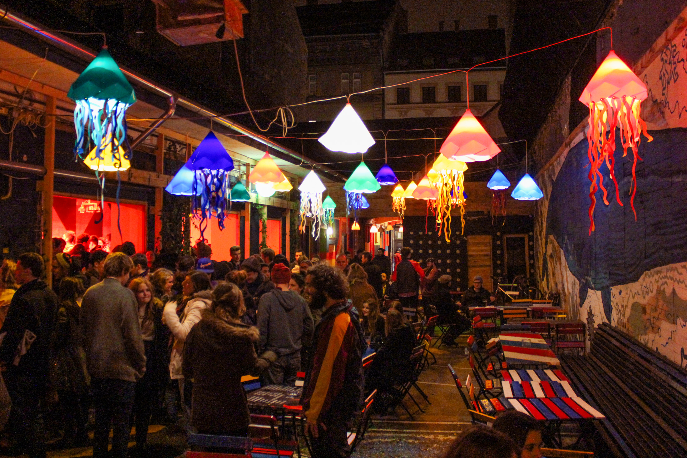 A guide to Budapest's famous ruin pubs - A Globe Well Travelled